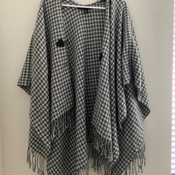 Cejon | Sweaters | Houndstooth Shawl | Poshmark